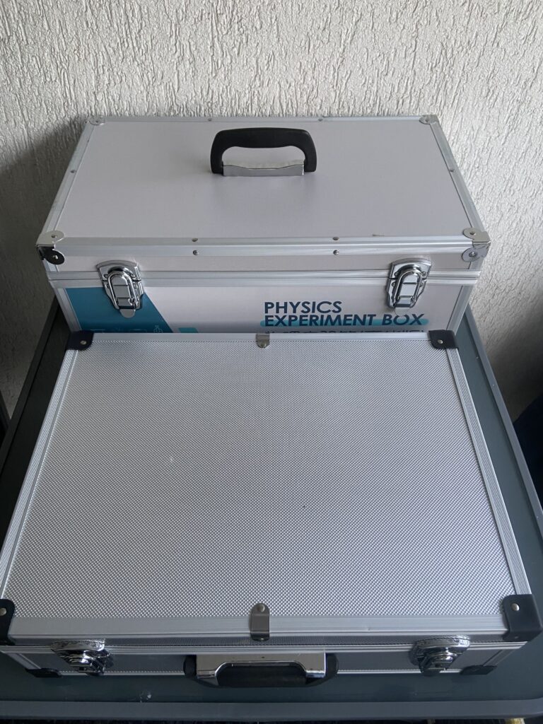 Trusa fizica electricitate si electromagnetism, optica, mecanica ...